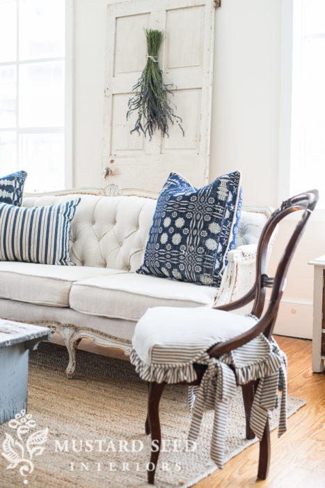 simple pillow tutorial (with piping) | Miss Mustard Seed
